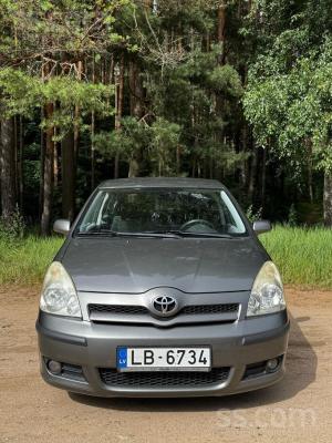 Pelēks Toyota Corolla Verso 2005 Daugavpils, ar dzinēja tilpumu 1.80 L un nobraukumu 293 tūkst. km par 3800 €, foto 4 vietnē AUTOMOTO.COM.LV