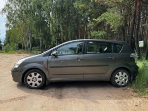 Pelēks Toyota Corolla Verso 2005 Daugavpils, ar dzinēja tilpumu 1.80 L un nobraukumu 293 tūkst. km par 3800 €, foto 5 vietnē AUTOMOTO.COM.LV