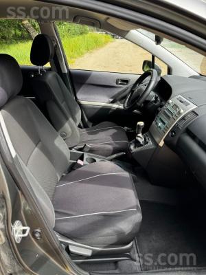 Pelēks Toyota Corolla Verso 2005 Daugavpils, ar dzinēja tilpumu 1.80 L un nobraukumu 293 tūkst. km par 3800 €, foto 7 vietnē AUTOMOTO.COM.LV