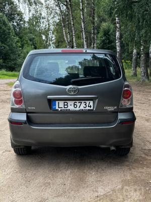 Pelēks Toyota Corolla Verso 2005 Daugavpils, ar dzinēja tilpumu 1.80 L un nobraukumu 293 tūkst. km par 3800 €, foto 10 vietnē AUTOMOTO.COM.LV