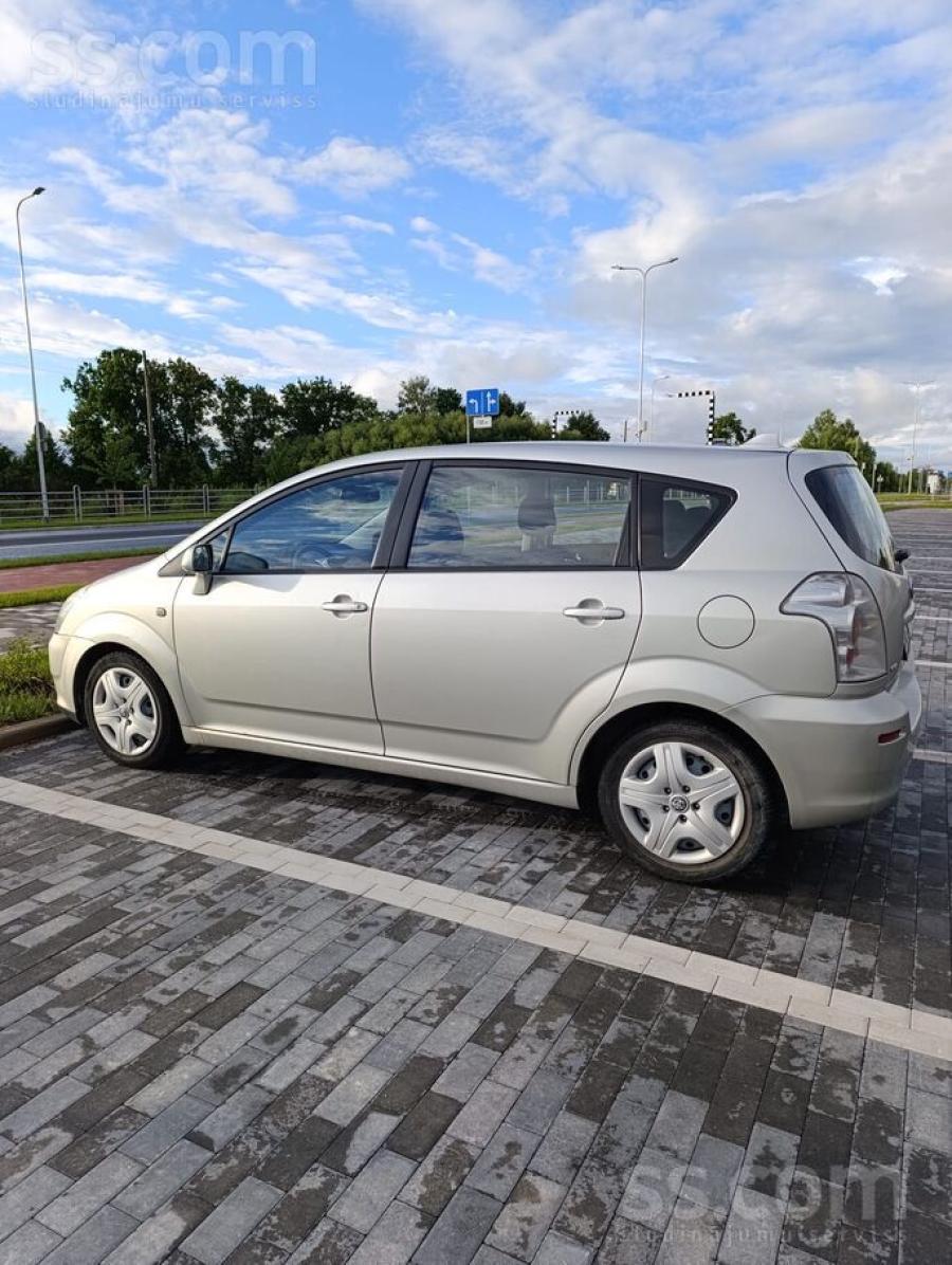 Pelēks Toyota Corolla Verso 2005 Jelgava, ar dzinēja tilpumu 2.20 L un nobraukumu 397 tūkst. km par 1700 €, foto 5 vietnē AUTOMOTO.COM.LV