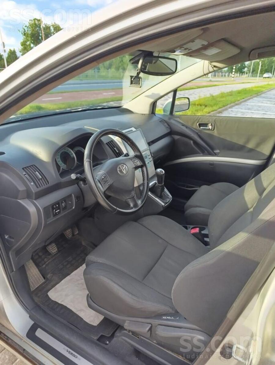 Pelēks Toyota Corolla Verso 2005 Jelgava, ar dzinēja tilpumu 2.20 L un nobraukumu 397 tūkst. km par 1700 €, foto 8 vietnē AUTOMOTO.COM.LV