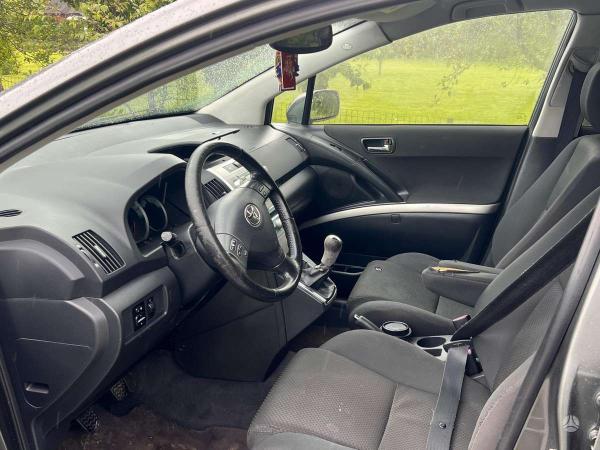 Pelēks Toyota Corolla Verso 2005 Širvintos, ar dzinēja tilpumu 2.00 L un nobraukumu 350 tūkst. km par 1000 €, foto 7 vietnē AUTOMOTO.COM.LV