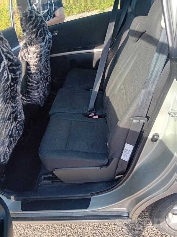 Pelēks Toyota Corolla Verso 2005 Rēzekne, ar dzinēja tilpumu 2.00 L un nobraukumu 295 tūkst. km par 1550 €, foto 7 vietnē AUTOMOTO.COM.LV