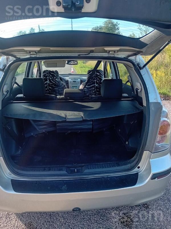 Pelēks Toyota Corolla Verso 2005 Rēzekne, ar dzinēja tilpumu 2.00 L un nobraukumu 295 tūkst. km par 1550 €, foto 8 vietnē AUTOMOTO.COM.LV