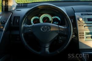 Grey Toyota Corolla Verso 2005 in Jelgava, with an engine capacity of 2.20 L and mileage of 270 thousand km for 2290 €, photo 13 on AUTOMOTO.COM.LV