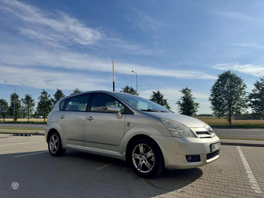 Pelēks Toyota Corolla Verso 2005 Panevēža, ar dzinēja tilpumu 2.00 L un nobraukumu 286 tūkst. km par 999 €, foto 5 vietnē AUTOMOTO.COM.LV
