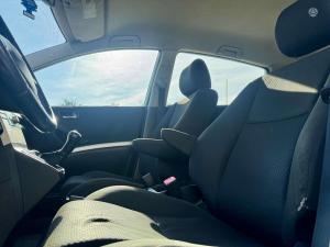 Pelēks Toyota Corolla Verso 2005 Panevēža, ar dzinēja tilpumu 2.00 L un nobraukumu 286 tūkst. km par 999 €, foto 12 vietnē AUTOMOTO.COM.LV