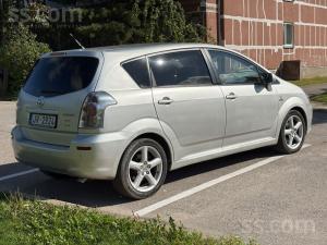 Grey Toyota Corolla Verso 2005 in Riga, with an engine capacity of 2.20 L and mileage of 348 thousand km for 1650 €, photo 13 on AUTOMOTO.COM.LV