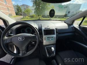 Grey Toyota Corolla Verso 2005 in Riga, with an engine capacity of 2.20 L and mileage of 348 thousand km for 1650 €, photo 19 on AUTOMOTO.COM.LV