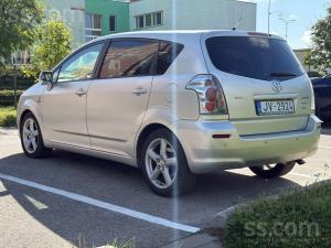Pelēks Toyota Corolla Verso 2005 Rīga, ar dzinēja tilpumu 2.20 L un nobraukumu 348 tūkst. km par 1500 €, foto 9 vietnē AUTOMOTO.COM.LV