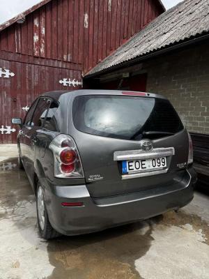 Pelēks Toyota Corolla Verso 2005 Akmenė, ar dzinēja tilpumu 2.00 L un nobraukumu 355 tūkst. km par 1000 €, foto 3 vietnē AUTOMOTO.COM.LV