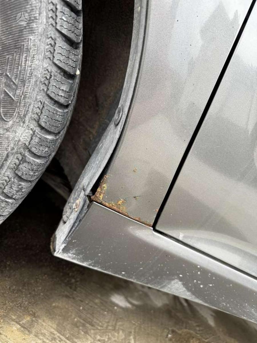 Pelēks Toyota Corolla Verso 2005 Akmenė, ar dzinēja tilpumu 2.00 L un nobraukumu 355 tūkst. km par 1000 €, foto 10 vietnē AUTOMOTO.COM.LV