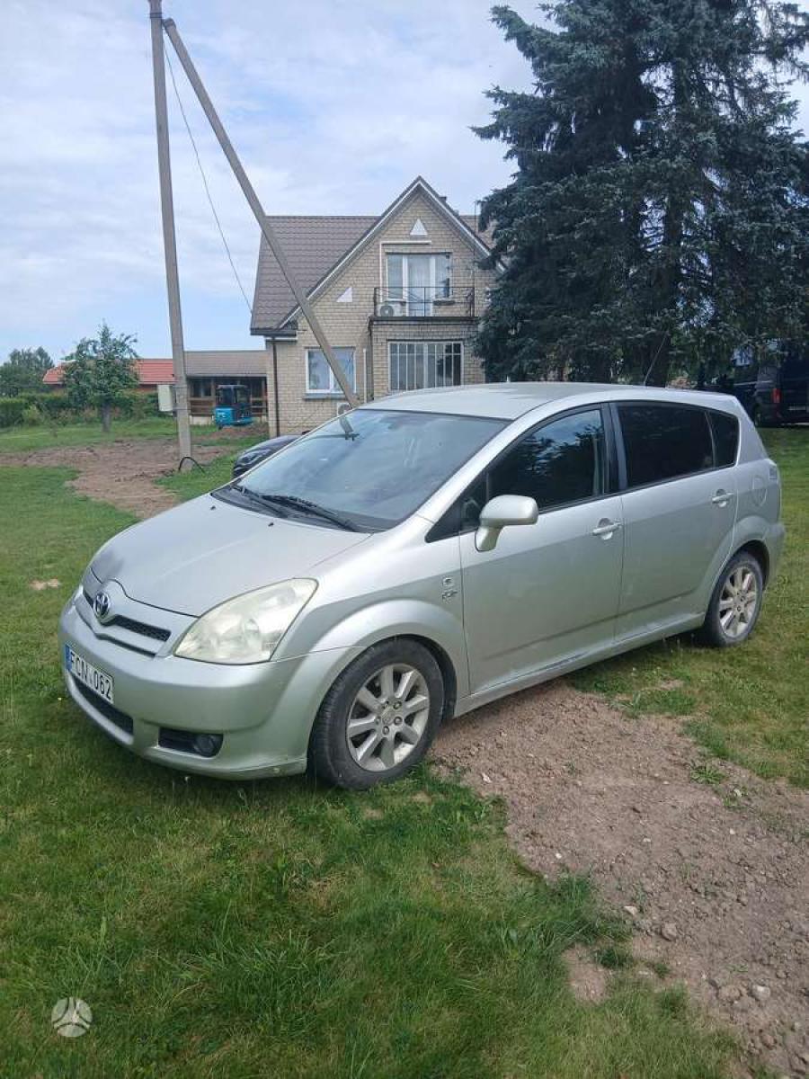 Pelēks Toyota Corolla Verso 2005 Molėtai, ar dzinēja tilpumu 2.00 L un nobraukumu 393 tūkst. km par 1650 €, foto 4 vietnē AUTOMOTO.COM.LV