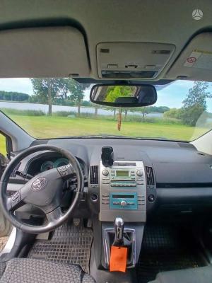 Pelēks Toyota Corolla Verso 2005 Molėtai, ar dzinēja tilpumu 2.00 L un nobraukumu 393 tūkst. km par 1650 €, foto 10 vietnē AUTOMOTO.COM.LV