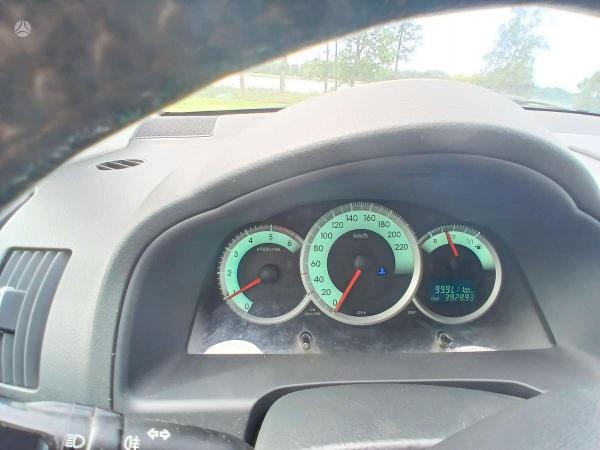 Pelēks Toyota Corolla Verso 2005 Molėtai, ar dzinēja tilpumu 2.00 L un nobraukumu 393 tūkst. km par 1650 €, foto 11 vietnē AUTOMOTO.COM.LV