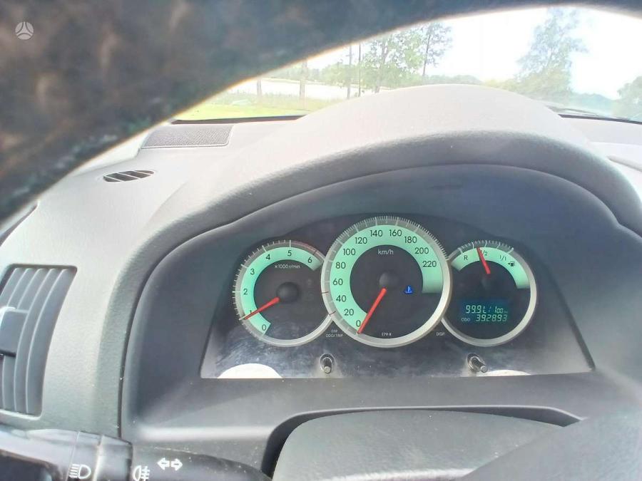 Pelēks Toyota Corolla Verso 2005 Molėtai, ar dzinēja tilpumu 2.00 L un nobraukumu 393 tūkst. km par 1650 €, foto 11 vietnē AUTOMOTO.COM.LV