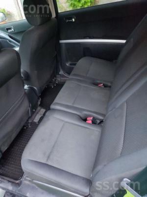 Grey Toyota Corolla Verso 2005 in Riga, with an engine capacity of 1.80 L and mileage of 350 thousand km for 2800 €, photo 6 on AUTOMOTO.COM.LV