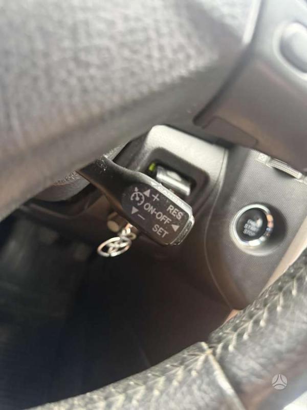 Pelēks Toyota Corolla Verso 2005 Klaipėda, ar dzinēja tilpumu 2.00 L un nobraukumu 49 tūkst. km par 1350 €, foto 9 vietnē AUTOMOTO.COM.LV