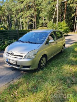 Pelēks Toyota Corolla Verso 2005 Jūrmala, ar dzinēja tilpumu 1.80 L un nobraukumu 285 tūkst. km par 3390 €, foto  vietnē AUTOMOTO.COM.LV