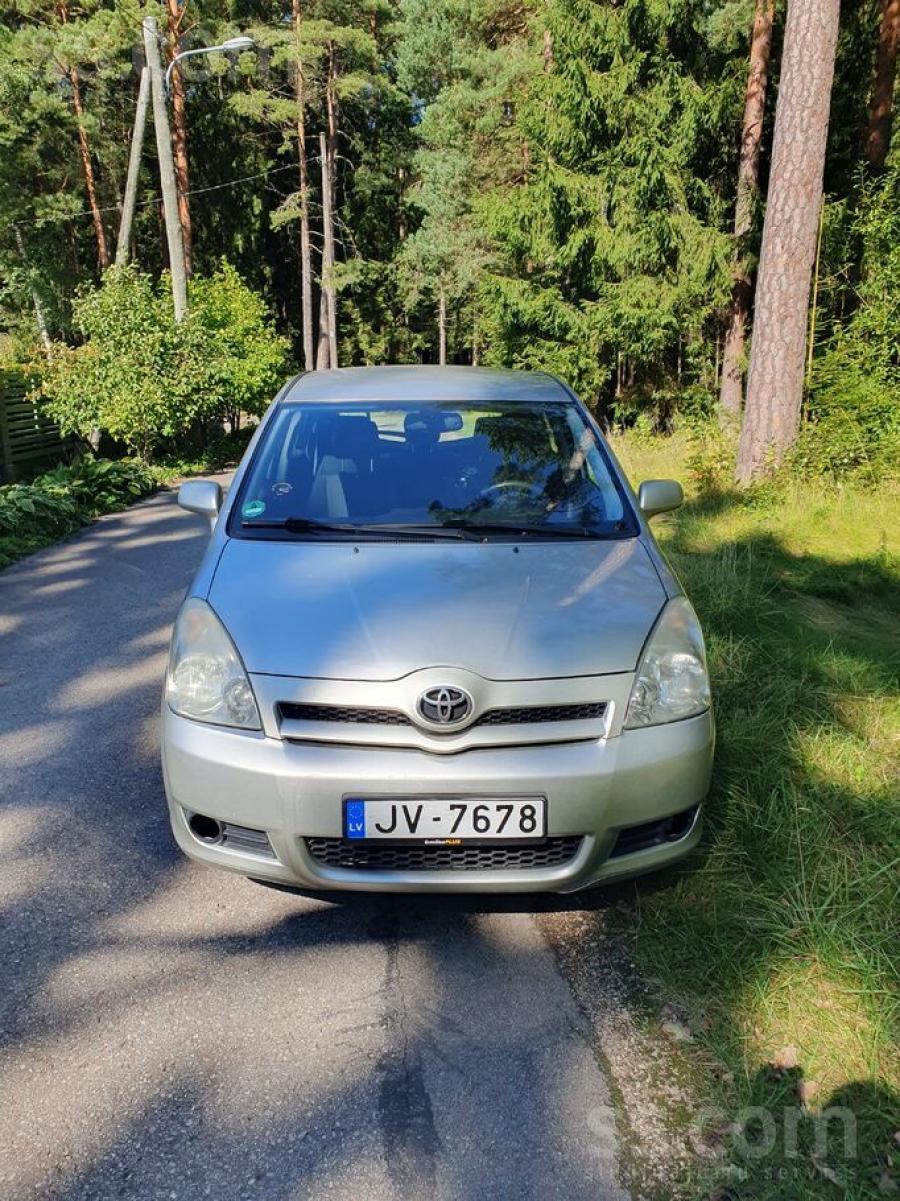 Pelēks Toyota Corolla Verso 2005 Jūrmala, ar dzinēja tilpumu 1.80 L un nobraukumu 285 tūkst. km par 3390 €, foto 3 vietnē AUTOMOTO.COM.LV