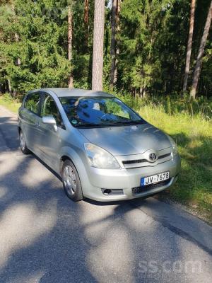 Pelēks Toyota Corolla Verso 2005 Jūrmala, ar dzinēja tilpumu 1.80 L un nobraukumu 285 tūkst. km par 3390 €, foto 4 vietnē AUTOMOTO.COM.LV