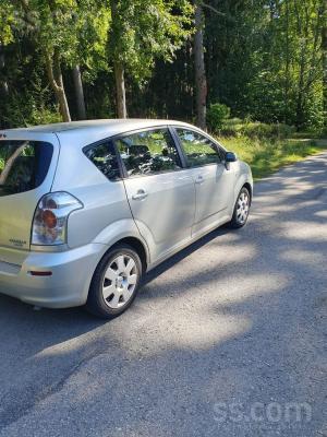 Pelēks Toyota Corolla Verso 2005 Jūrmala, ar dzinēja tilpumu 1.80 L un nobraukumu 285 tūkst. km par 3390 €, foto 5 vietnē AUTOMOTO.COM.LV