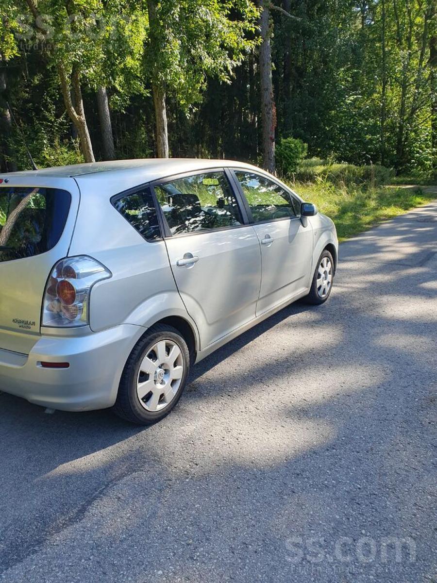 Pelēks Toyota Corolla Verso 2005 Jūrmala, ar dzinēja tilpumu 1.80 L un nobraukumu 285 tūkst. km par 3390 €, foto 5 vietnē AUTOMOTO.COM.LV