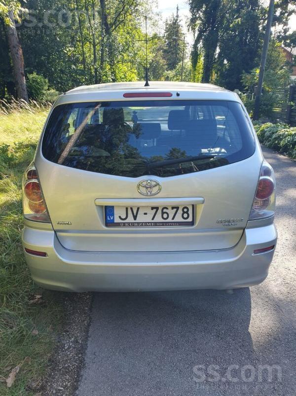 Pelēks Toyota Corolla Verso 2005 Jūrmala, ar dzinēja tilpumu 1.80 L un nobraukumu 285 tūkst. km par 3390 €, foto 7 vietnē AUTOMOTO.COM.LV