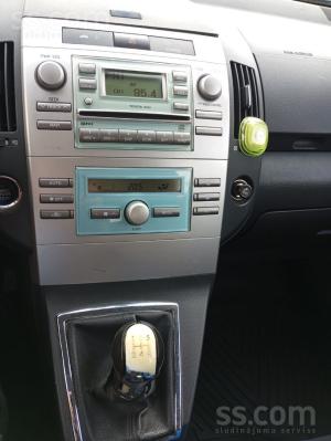 Pelēks Toyota Corolla Verso 2005 Aizkraukle, ar dzinēja tilpumu 2.00 L un nobraukumu 368 tūkst. km par 1250 €, foto 5 vietnē AUTOMOTO.COM.LV
