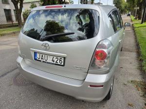 Pelēks Toyota Corolla Verso 2005 Alīta, ar dzinēja tilpumu 2.00 L un nobraukumu 371 tūkst. km par 1850 €, foto 7 vietnē AUTOMOTO.COM.LV