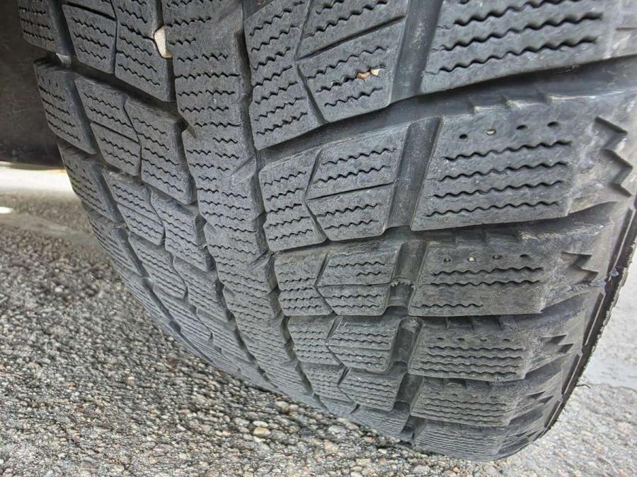 Pelēks Toyota Corolla Verso 2005 Alīta, ar dzinēja tilpumu 2.00 L un nobraukumu 371 tūkst. km par 1850 €, foto 9 vietnē AUTOMOTO.COM.LV