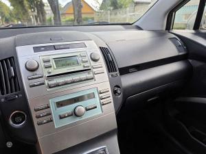Pelēks Toyota Corolla Verso 2005 Alīta, ar dzinēja tilpumu 2.00 L un nobraukumu 371 tūkst. km par 1850 €, foto 12 vietnē AUTOMOTO.COM.LV