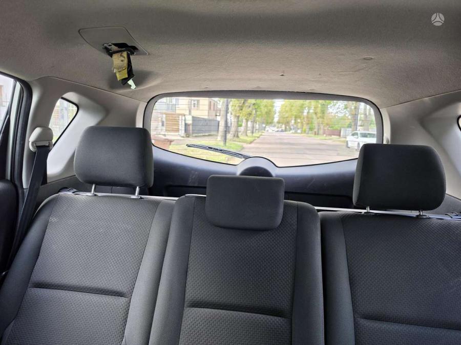 Pelēks Toyota Corolla Verso 2005 Alīta, ar dzinēja tilpumu 2.00 L un nobraukumu 371 tūkst. km par 1850 €, foto 13 vietnē AUTOMOTO.COM.LV