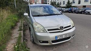 Pelēks Toyota Corolla Verso 2005 Viļņa, ar dzinēja tilpumu 2.00 L un nobraukumu 276 tūkst. km par 900 €, foto 5 vietnē AUTOMOTO.COM.LV