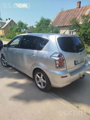 Pelēks Toyota Corolla Verso 2005 Preiļi, ar dzinēja tilpumu 2.00 L un nobraukumu 247 tūkst. km par 1900 €, foto 5 vietnē AUTOMOTO.COM.LV