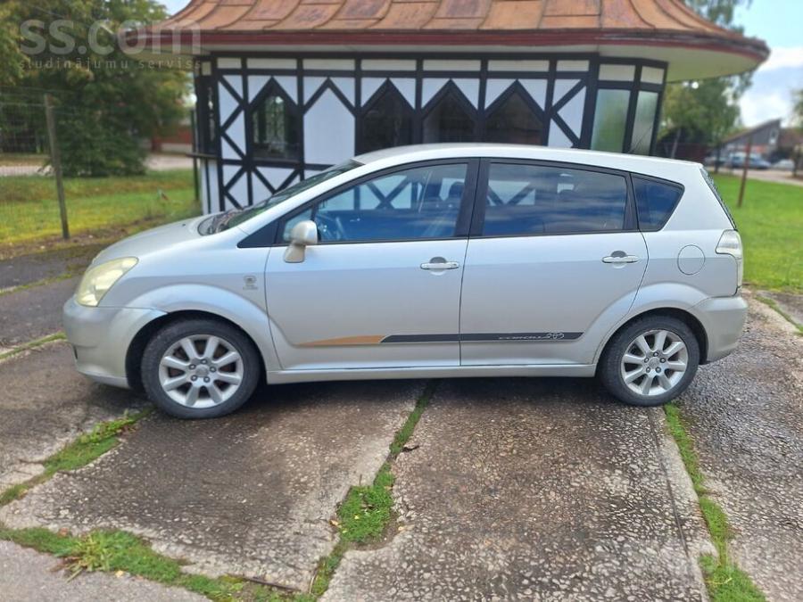 Pelēks Toyota Corolla Verso 2005 Kuldīga, ar dzinēja tilpumu 2.00 L un nobraukumu 323 tūkst. km par 670 €, foto 4 vietnē AUTOMOTO.COM.LV