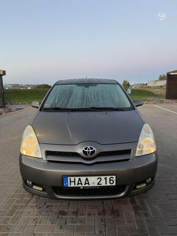 Pelēks Toyota Corolla Verso 2005 Tauragė, ar dzinēja tilpumu 2.00 L un nobraukumu 260 tūkst. km par 1680 €, foto 4 vietnē AUTOMOTO.COM.LV