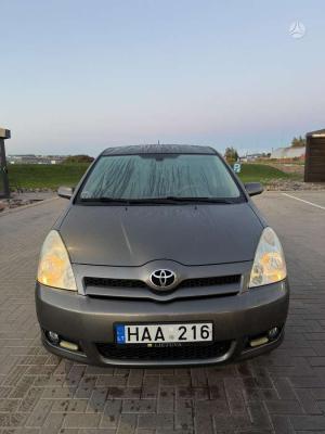 Pelēks Toyota Corolla Verso 2005 Tauragė, ar dzinēja tilpumu 2.00 L un nobraukumu 260 tūkst. km par 1680 €, foto 4 vietnē AUTOMOTO.COM.LV