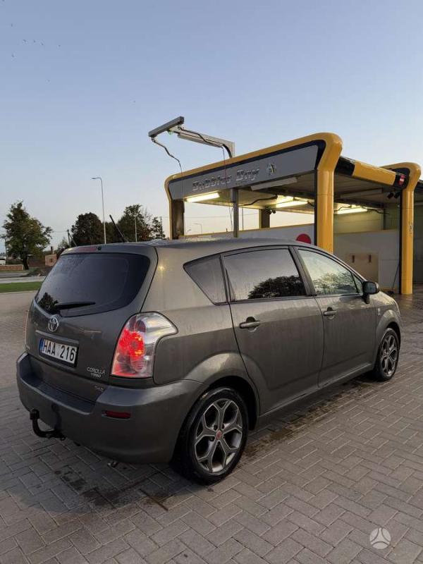 Pelēks Toyota Corolla Verso 2005 Tauragė, ar dzinēja tilpumu 2.00 L un nobraukumu 260 tūkst. km par 1680 €, foto 9 vietnē AUTOMOTO.COM.LV