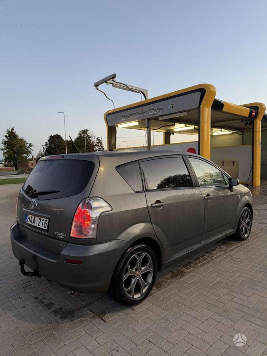 Pelēks Toyota Corolla Verso 2005 Tauragė, ar dzinēja tilpumu 2.00 L un nobraukumu 260 tūkst. km par 1680 €, foto 9 vietnē AUTOMOTO.COM.LV