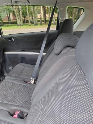 Pelēks Toyota Corolla Verso 2005 Rīga, ar dzinēja tilpumu 2.20 L un nobraukumu 356 tūkst. km par 1190 €, foto 5 vietnē AUTOMOTO.COM.LV