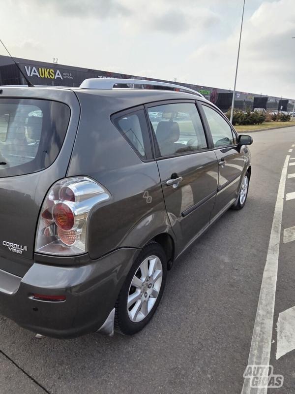 Pelēks Toyota Corolla Verso 2005 Kauņa, ar dzinēja tilpumu 1.80 L un nobraukumu 200 tūkst. km par 3300 €, foto 6 vietnē AUTOMOTO.COM.LV
