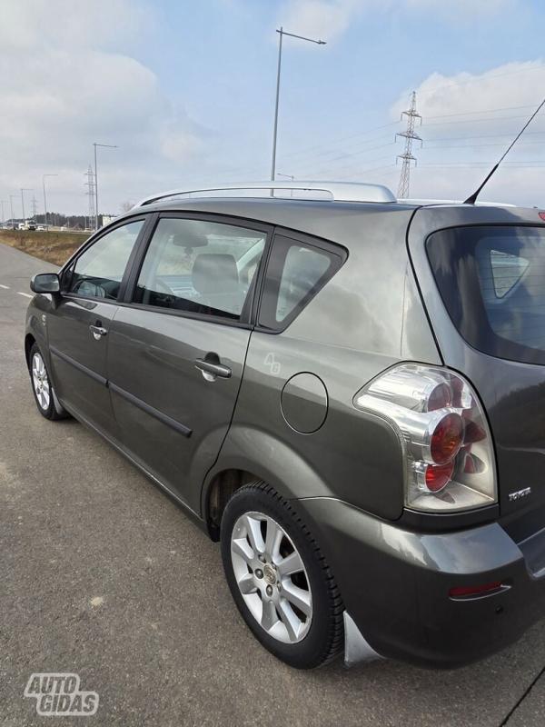 Pelēks Toyota Corolla Verso 2005 Kauņa, ar dzinēja tilpumu 1.80 L un nobraukumu 200 tūkst. km par 3300 €, foto 7 vietnē AUTOMOTO.COM.LV