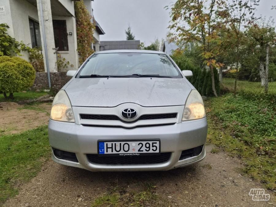 Pelēks Toyota Corolla Verso 2005 Viļņa, ar dzinēja tilpumu 2.00 L un nobraukumu 328 tūkst. km par 1300 €, foto 8 vietnē AUTOMOTO.COM.LV