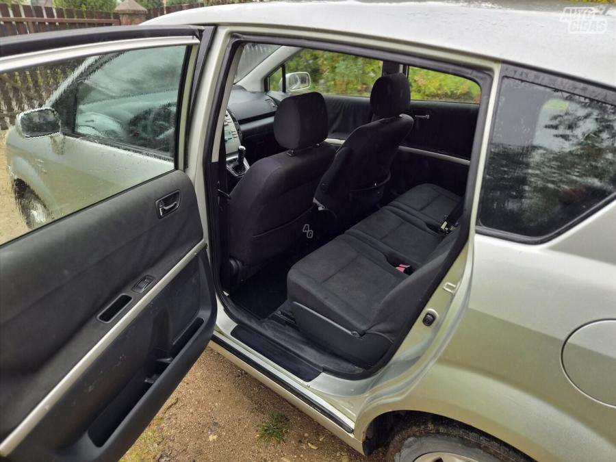 Pelēks Toyota Corolla Verso 2005 Viļņa, ar dzinēja tilpumu 2.00 L un nobraukumu 328 tūkst. km par 1300 €, foto 12 vietnē AUTOMOTO.COM.LV