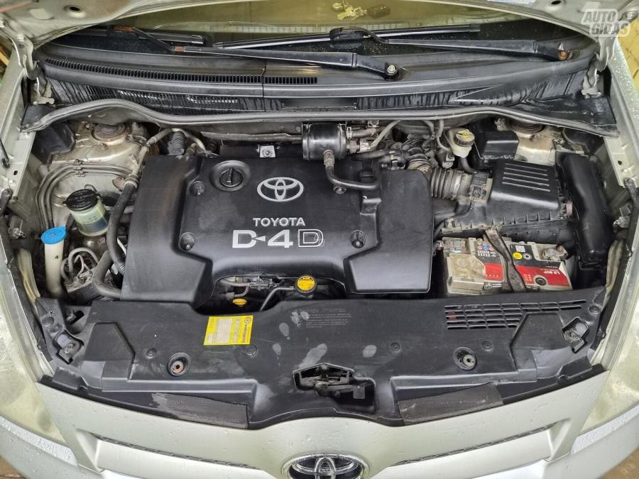 Pelēks Toyota Corolla Verso 2005 Viļņa, ar dzinēja tilpumu 2.00 L un nobraukumu 328 tūkst. km par 1300 €, foto 16 vietnē AUTOMOTO.COM.LV