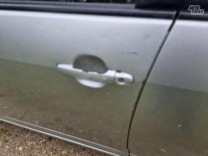 Pelēks Toyota Corolla Verso 2005 Viļņa, ar dzinēja tilpumu 2.00 L un nobraukumu 328 tūkst. km par 1300 €, foto 18 vietnē AUTOMOTO.COM.LV