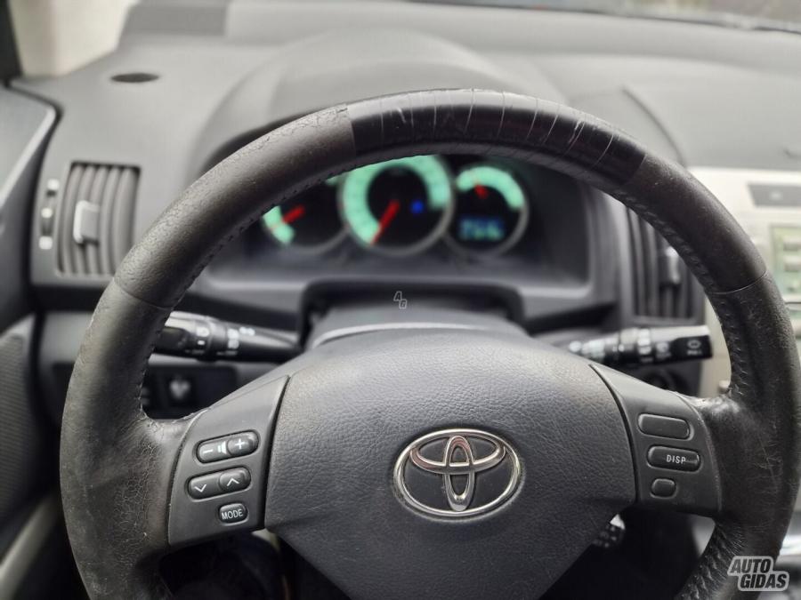 Pelēks Toyota Corolla Verso 2005 Viļņa, ar dzinēja tilpumu 2.00 L un nobraukumu 328 tūkst. km par 1300 €, foto 19 vietnē AUTOMOTO.COM.LV