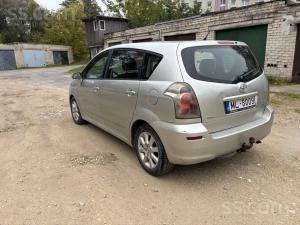 Grey Toyota Corolla Verso 2005 in Riga, with an engine capacity of 2.00 L and mileage of 290 thousand km for 1150 €, photo 5 on AUTOMOTO.COM.LV